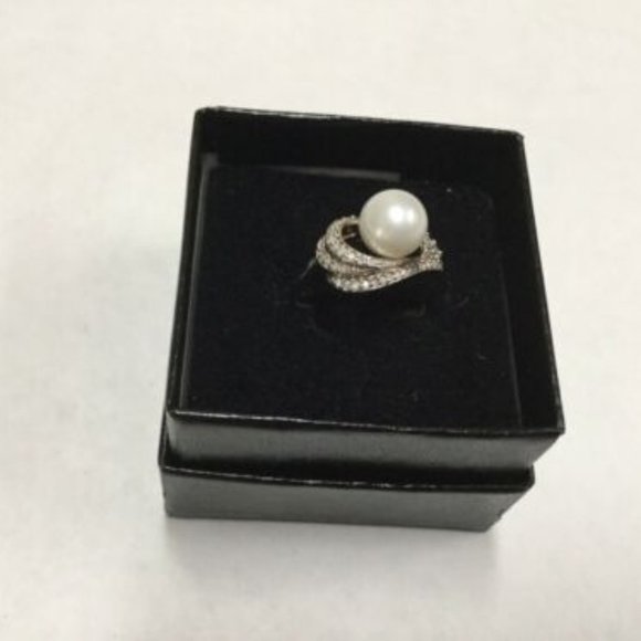 Akimio | Jewelry | Akimio Pearl Ring | Poshmark